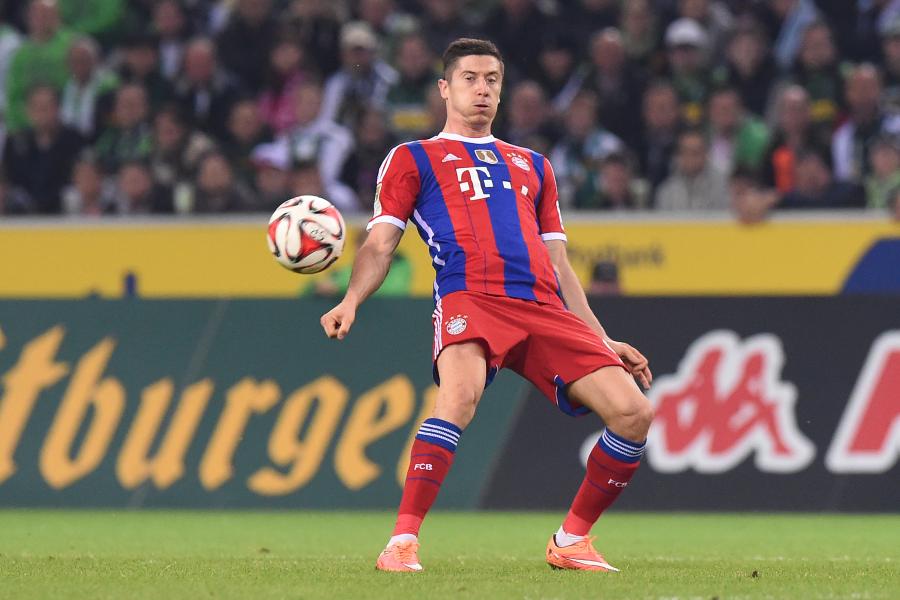 Zobacz, ile na godzinę zarabia Robert Lewandowski - Piłka nożna dziennik.pl